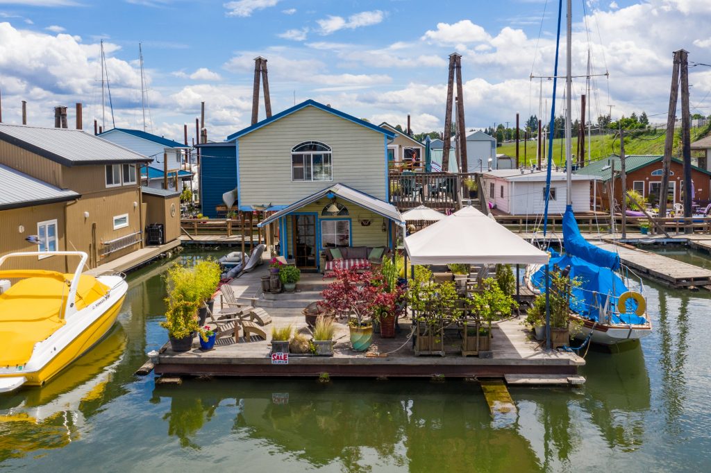 01-min | Floating Homes Portland